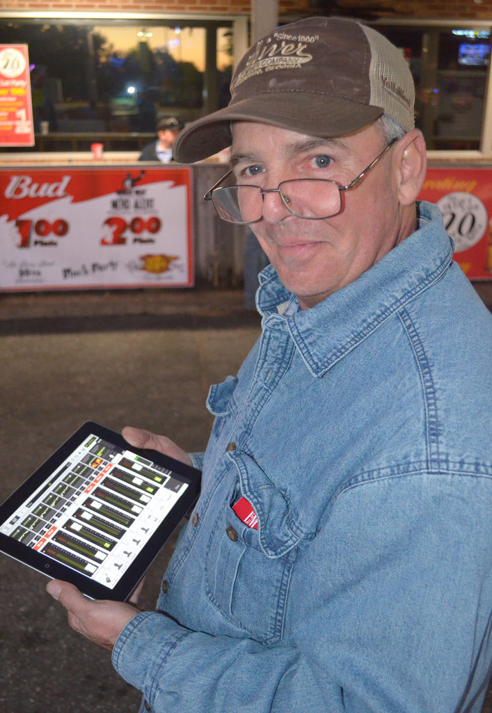Large group celebrates Harvest Moon, Bo Henry Band anniversaries ...