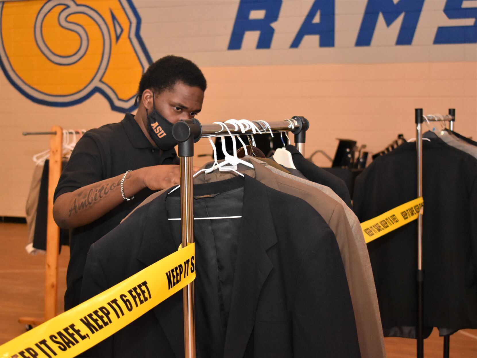 PHOTOS: Suit Drive with M.A.L.E.S., part of Albany State University's ...