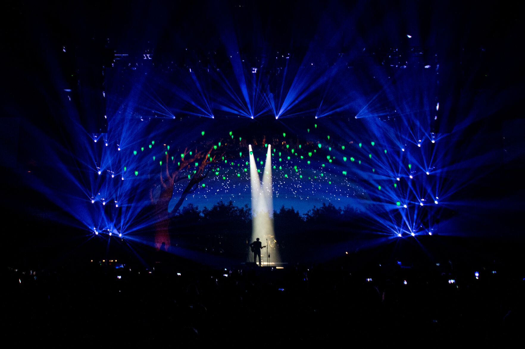 PHOTOS: James Taylor plays Gwinnett County's Gas South Arena with guest ...