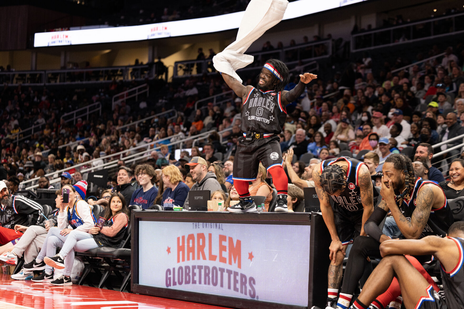 PHOTOS: Harlem Globetrotters at State Farm Arena – Albany Herald