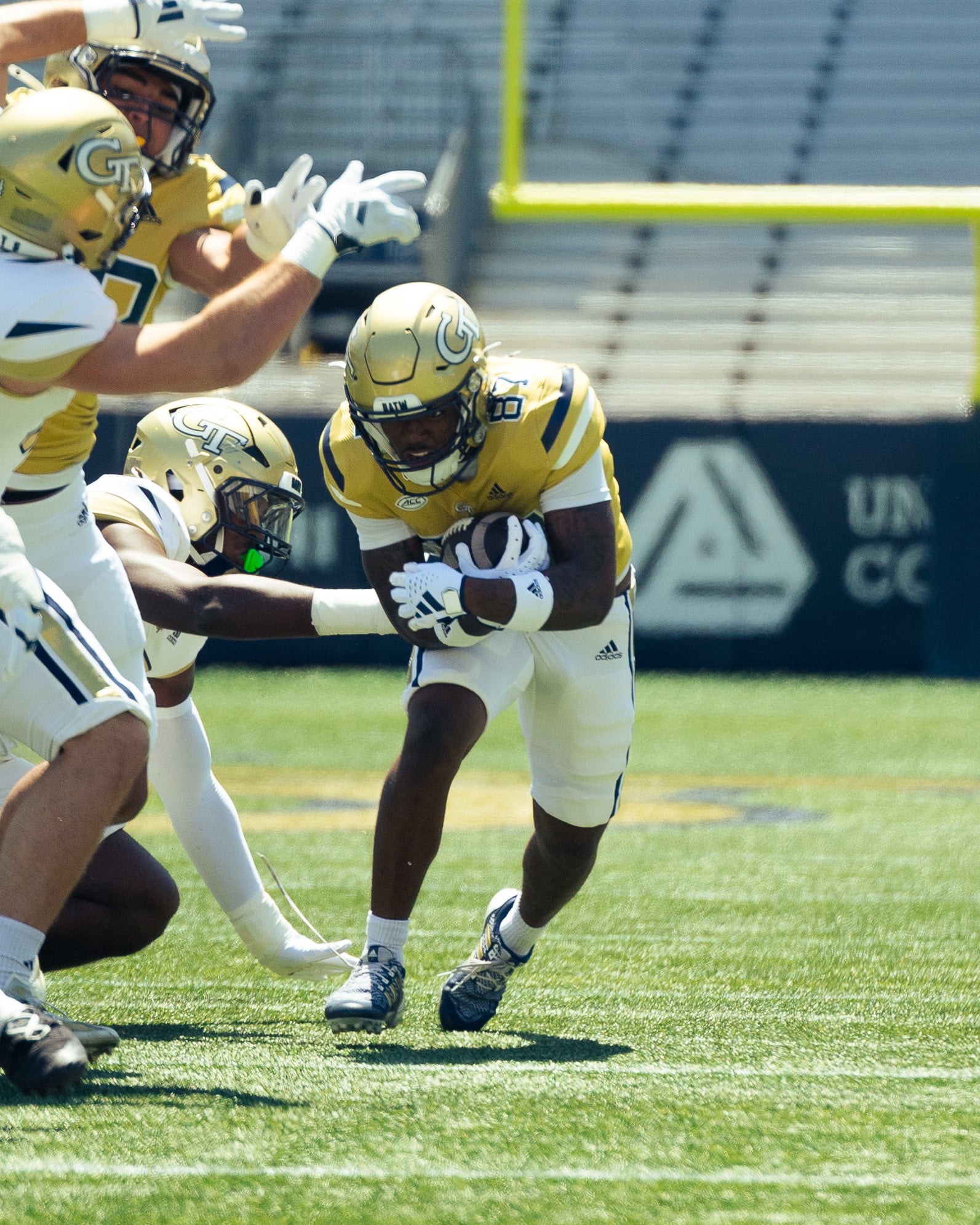 Georgia Tech: Wreck ‘Em Edges Swarm, 20-19, in White and Gold Game ...
