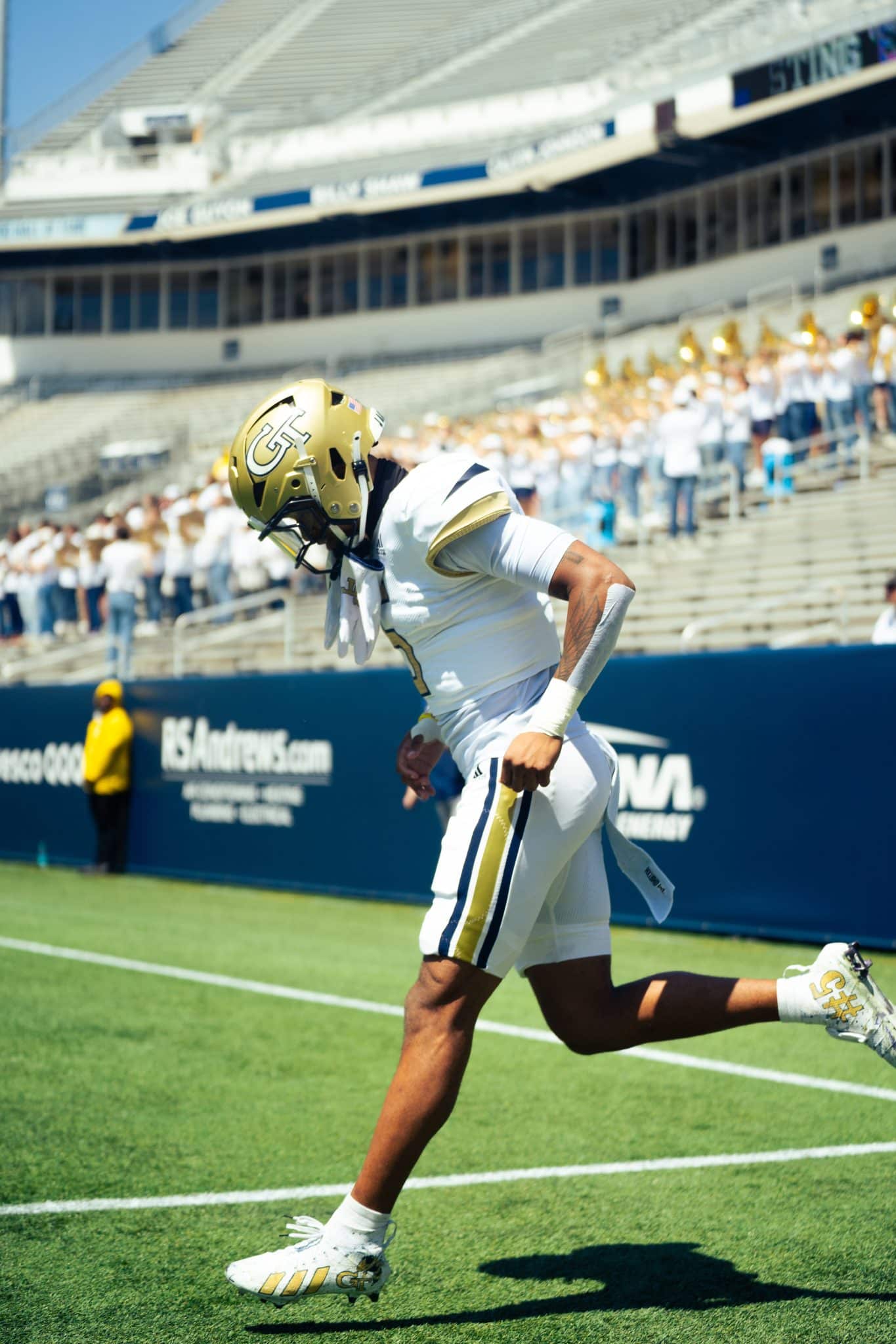 Georgia Tech: Wreck ‘Em Edges Swarm, 20-19, in White and Gold Game ...