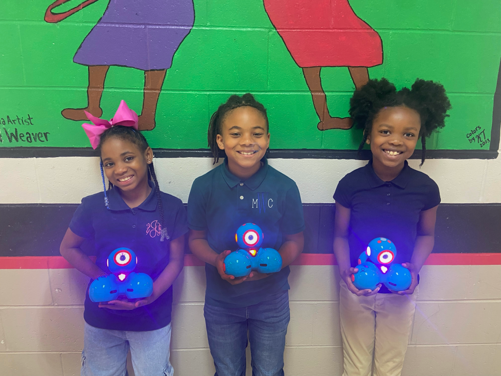 Cooper-Carver Elementary School teacher finds innovative ways to fund ...