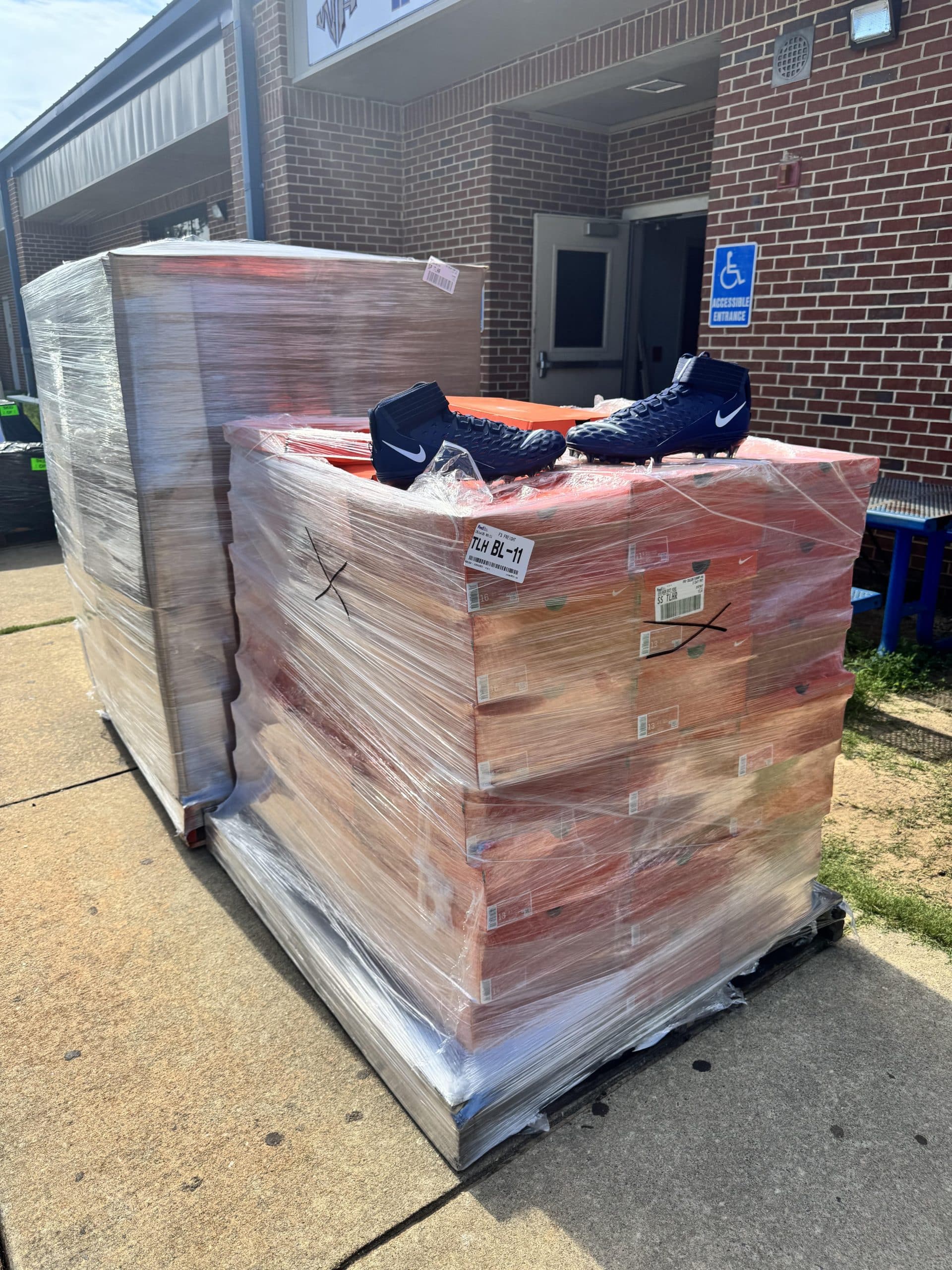 PHOTOS: Trent Brown donates cleats to Westover football – Albany Herald